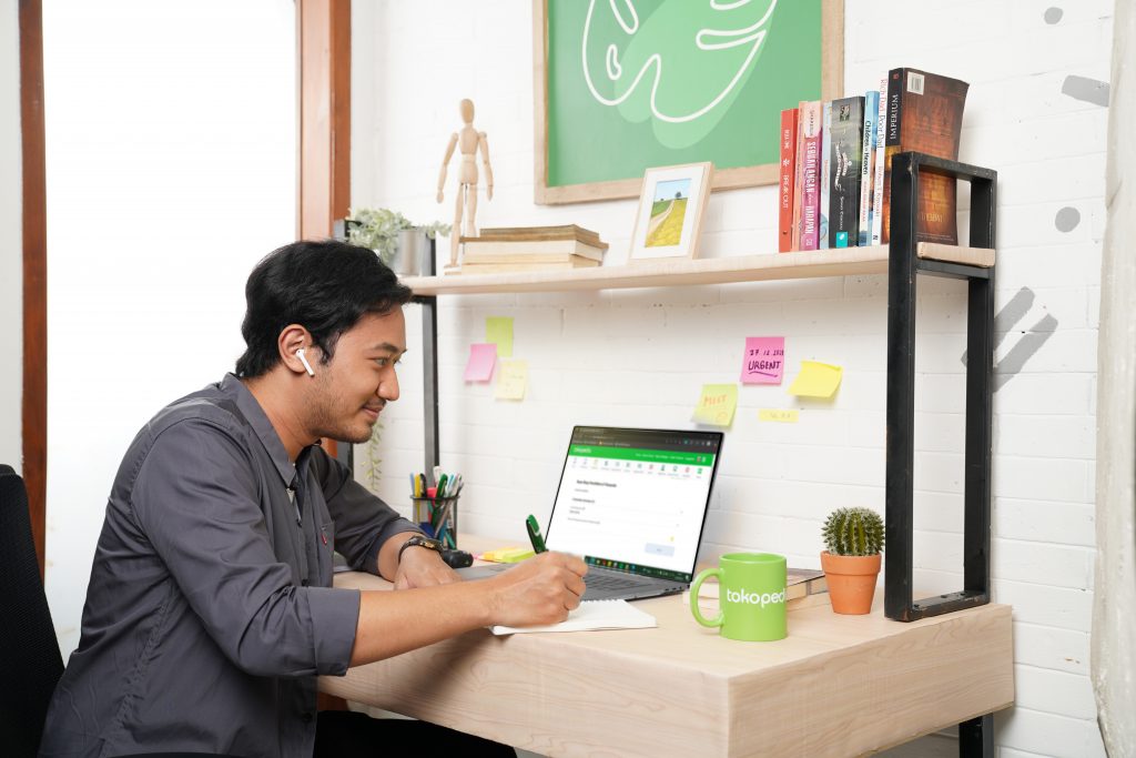 Intip Tren Transaksi Produk Digital Tokopedia Setahun ke Belakang ...