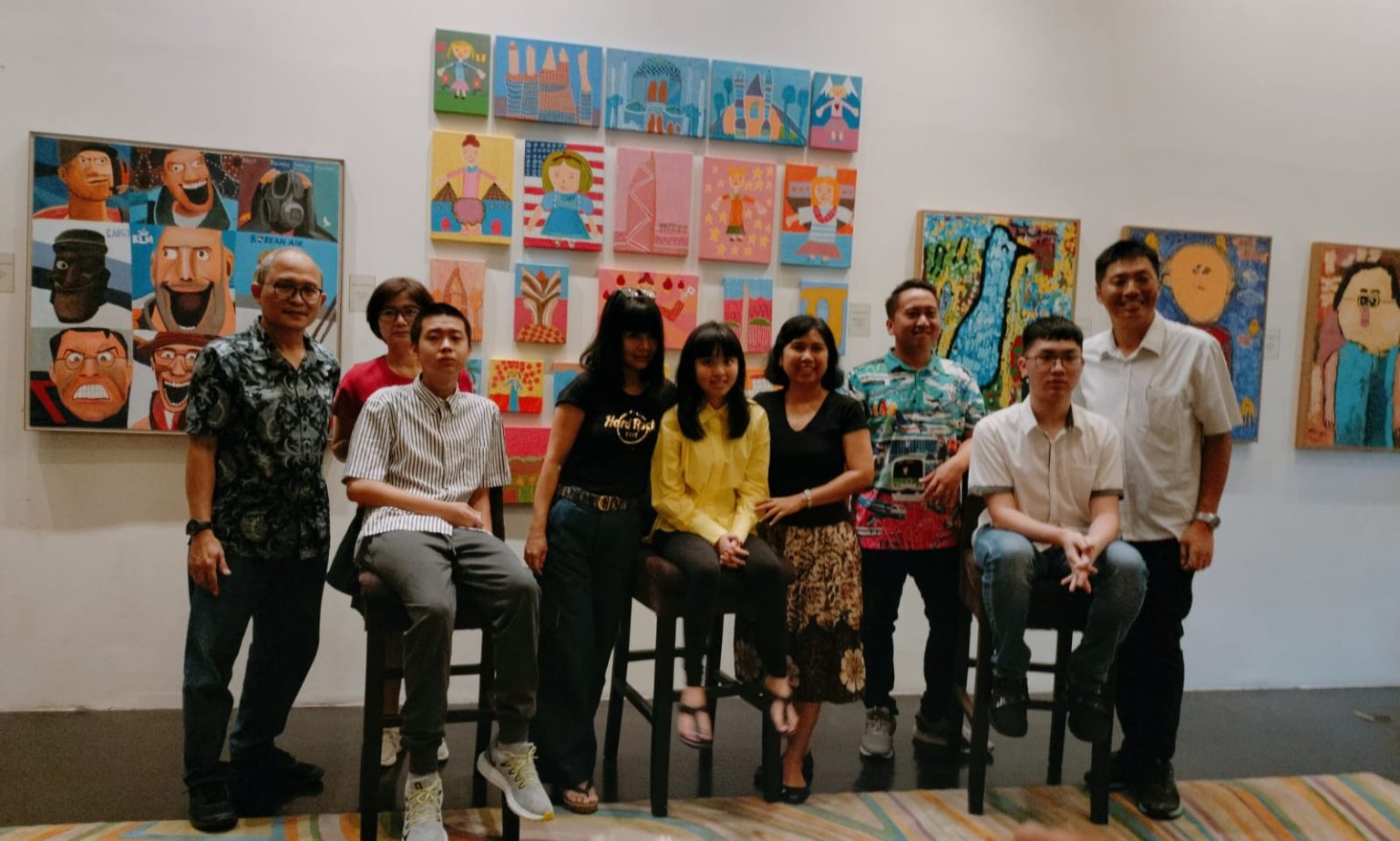 "Fantasi Dalam Garis Yang Bergerak" Ekspresi Lewat Lukisan persembahan ...