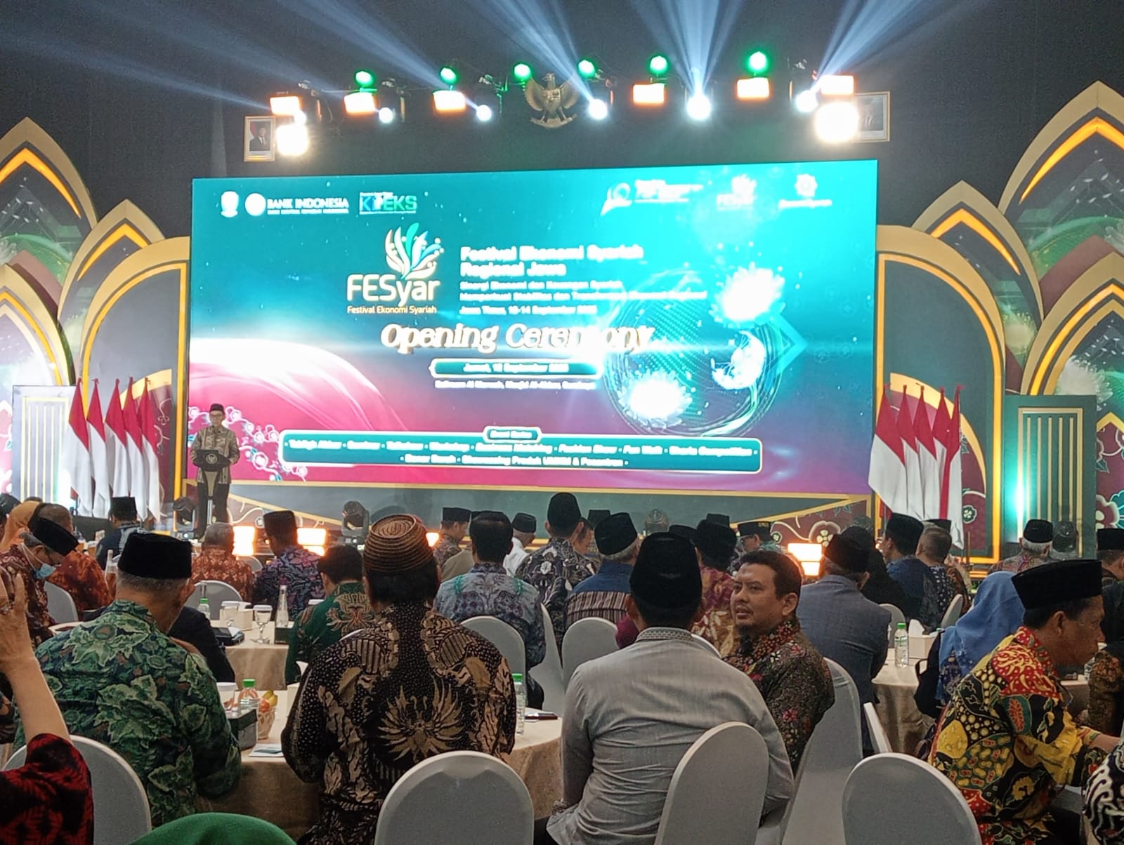 Festival Ekonomi Syariah (FESYAR) Jawa 2025 Resmi Dibuka Oleh Gubernur ...