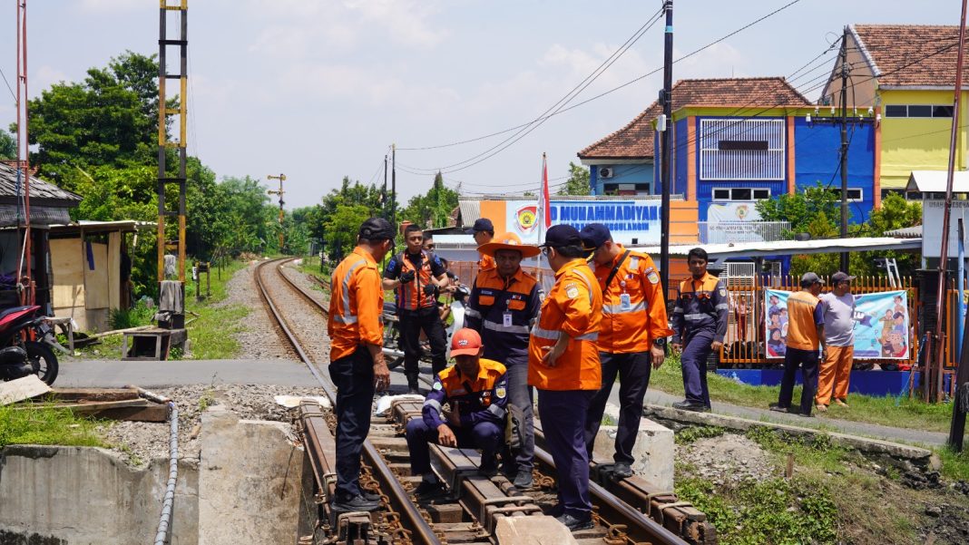 PT KAI Daop 8 Surabaya Tingkatkan Kesiapsiagaan Antisipasi Cuaca ...